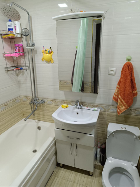 Своя новомосковская 2комн 2эт кирпич ремонт хорош балкон 2*6м пл 52м²