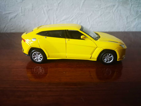 Моделька Lamborghini.