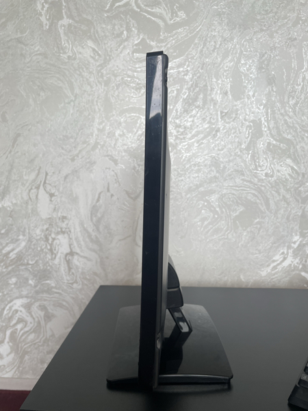 LG E1948 Super Slim