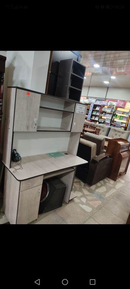 Компьютерный стол и комоды