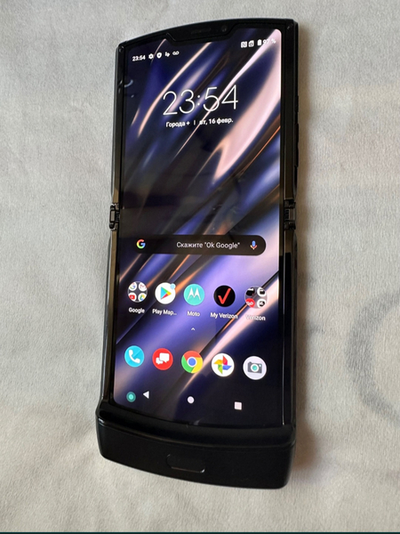 Продам редкий новый телефон RAZR 4G 128gb