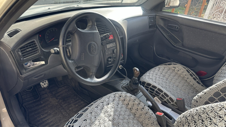 Hyundai avante xd 2001