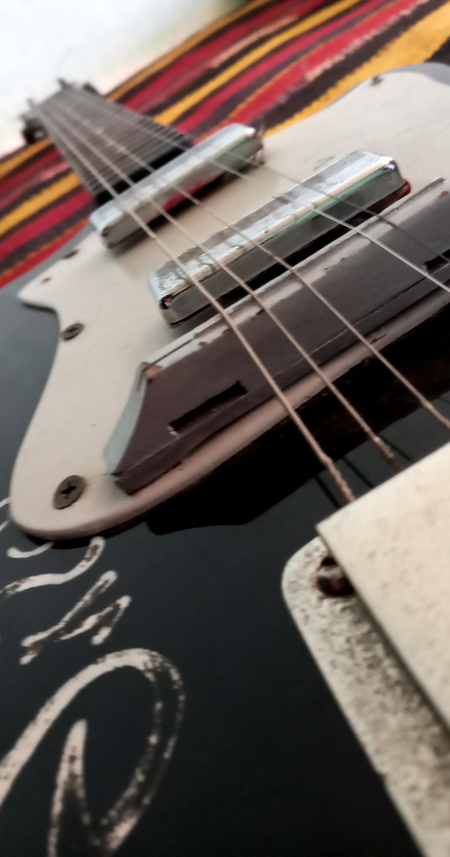 Gitara eliktronik