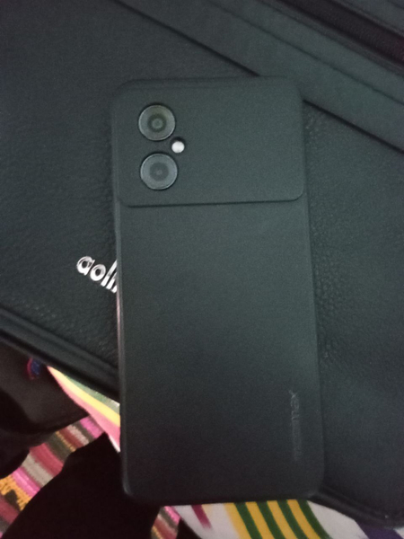 Redmi 11 R ishaloshi yaxshi qotmaydi