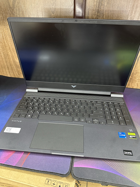 Новый игровой Hp victus i5 16/512RTX4050-6 гб
