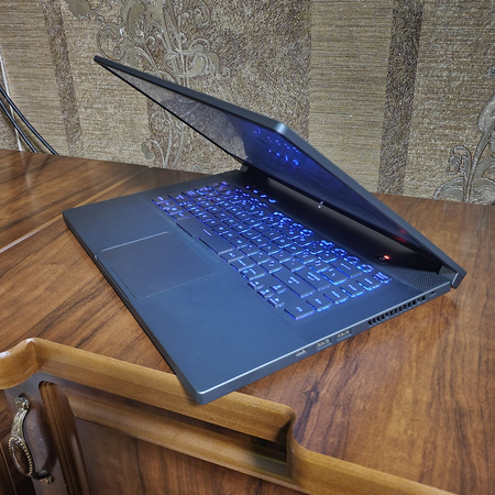 Asus Rog Zephyrus GU502LU 15.6