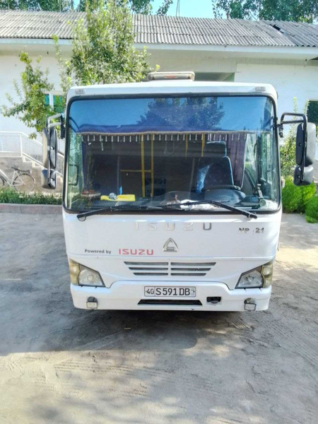 Avtobus sotiladi