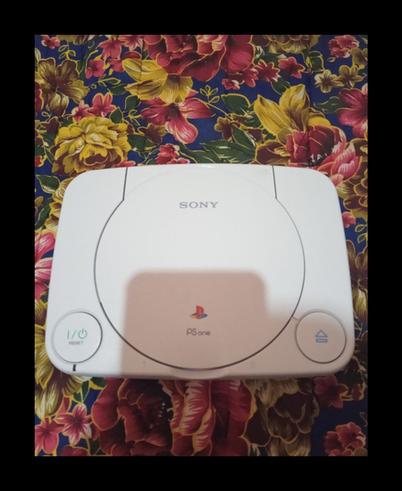Playstation 1 One Slim Sotiladi