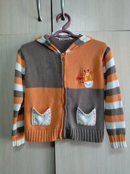 Кардиган с капюшоном на 4-5 лет