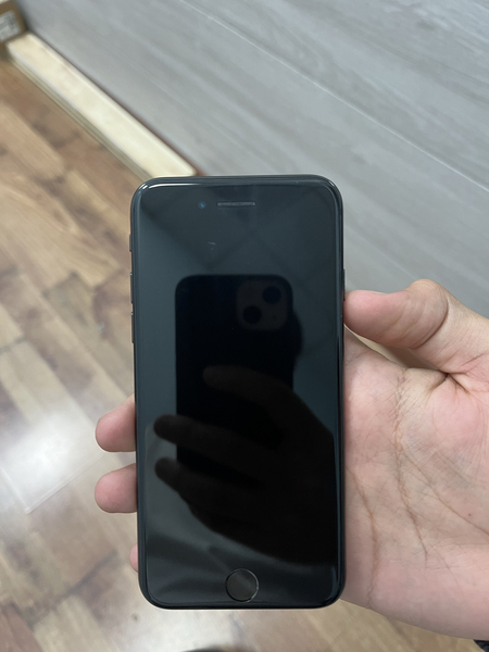 iPhone SE 2022  (3)