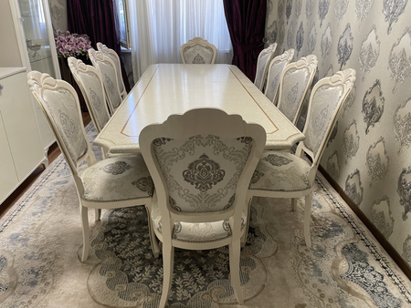 Продаю Стол и Стулья в гостинную