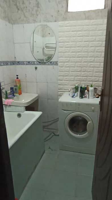 Юнисобод район Квартира прадается 2/1/4