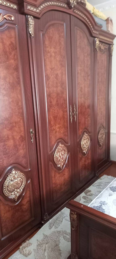 Спальный гарнитур