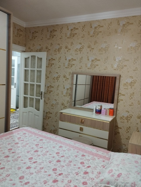 Продаётся 3-х комн квартира в центре Янгиюля