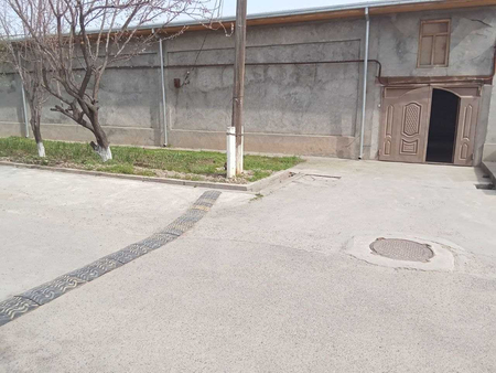 Уй сотилади  6 сот  зангиата ахмад яссавий  Дилором кучаси