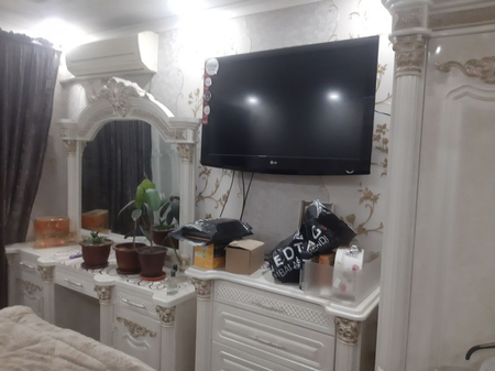 Продам свою квартиру 3 комнатная на 4 этаже,шарк-1 базарчик