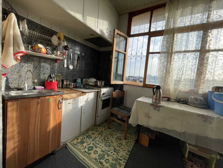Продаётся квартиры 5/5/5 на Юнусабадском районе ул.Юнусота (J2419)