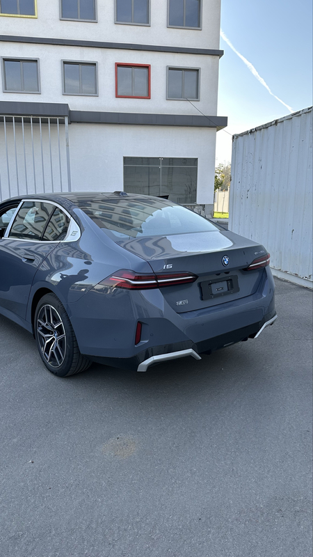 Bmw i5 35l exclusive long version