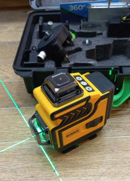 Лазерный уровень DeWALT 4 D. 16 лучевой