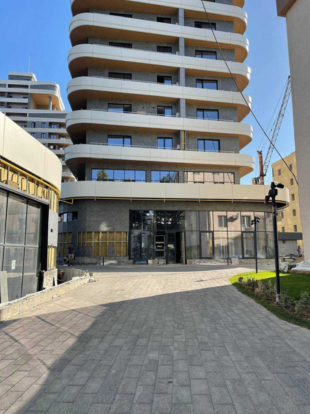 Продаю 400м2 коммерческое помещение в ЖК Инфинити•потолки 6м•коробка