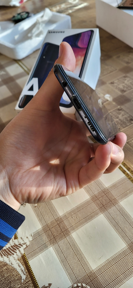 Samsung Galaxy A50 - Vietnam
