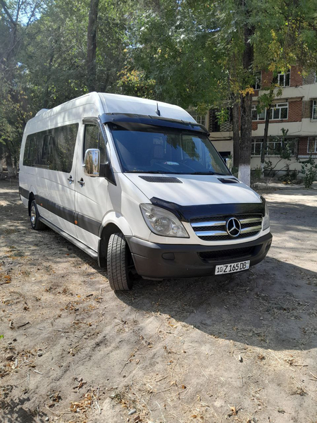 Mersedes Sprinter sotiladi