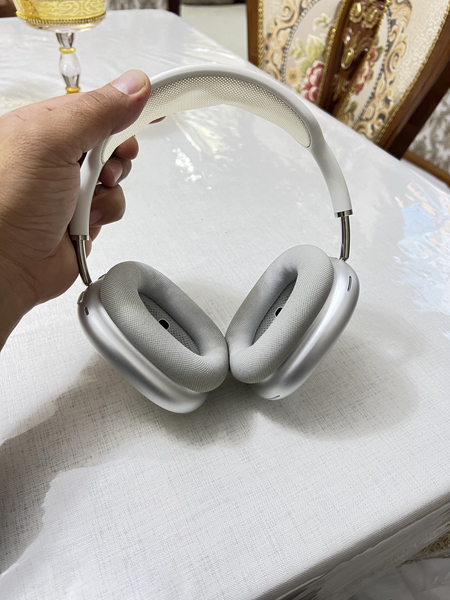 airpods max Arginal 100%.