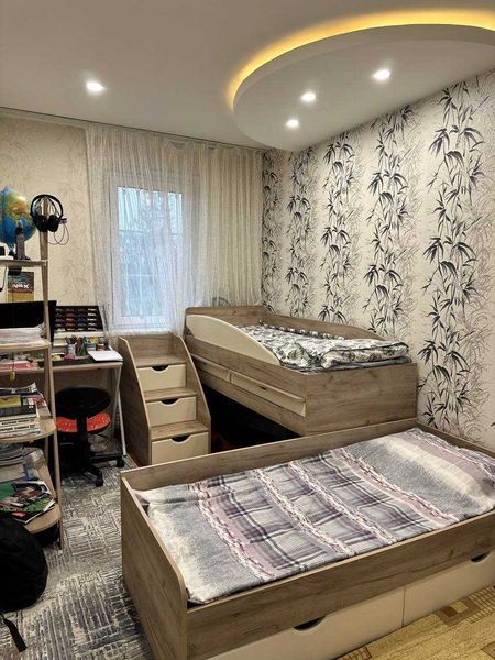 СРОЧНО продается 3-хкомнатная 72м2 Ойбек 60 школа Мирабад (133241)
