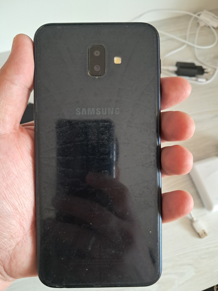 Samsung Galaxy J6+ Сауга ретинде Samasung Galaxy J5, Power Bank 10000
