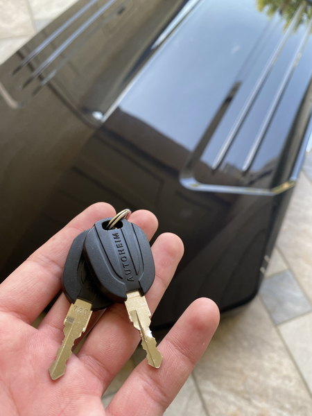 Kia Carnival Автобокс родная