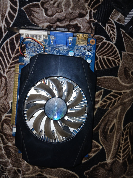 Видеокарта GT 220 1GB