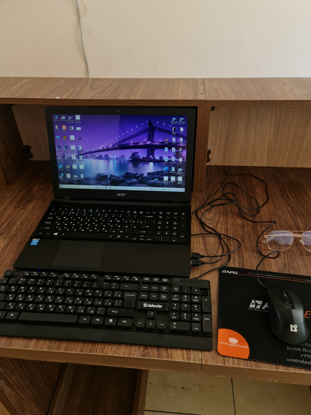 Noutbuk Asus.  .