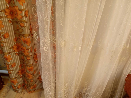 Новая готовая тюль 2шт 4м(со складками 1,6-2м).Высота 2,5м.Цена 1 шт