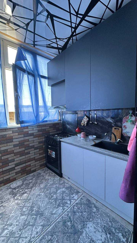 Qarshi shaxri markazidan dom sotiladi 3 xona 85000 dollar