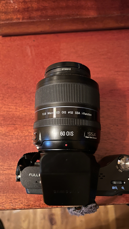 Фотоапарат samsung NX 200