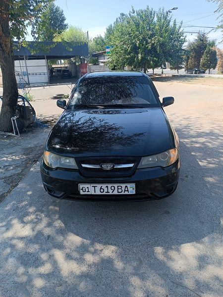 Nexsiya 2 2009 yil qora kiraska toza.metan3 pakalena  gazda benzinda y