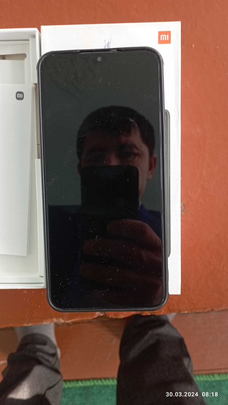Telefon  Redmi 9 karopkasi sotiladi