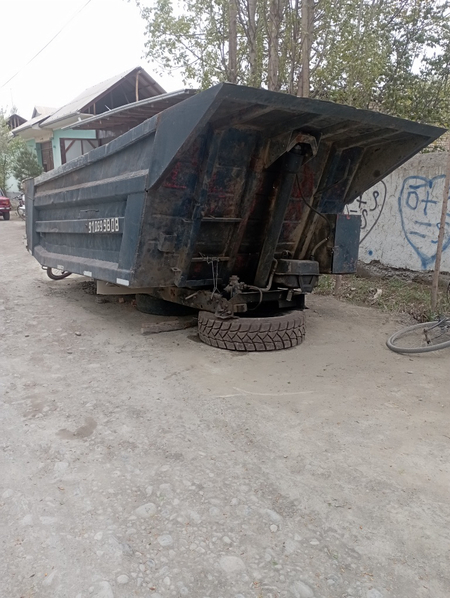Kamaz kuzif sotiladi