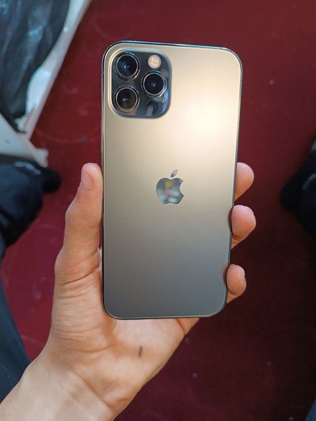 Iphone 12 pro sotiladi