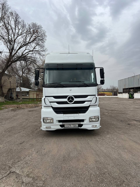 Mercedes Axor + реф SCHMITZ cотилади