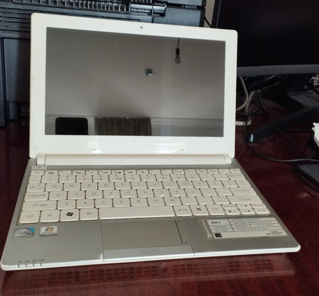Asus noutbuk srochno sotaman