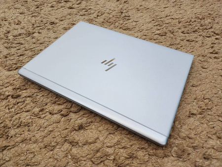 Hp 830 core i7 13.3 sotiladi srochno