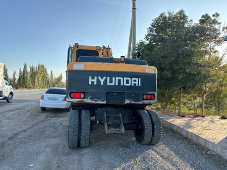 Hyundai 140 sotiladi