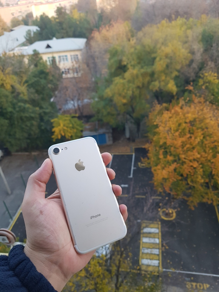 iPhone 7 /128 GB IDEAL