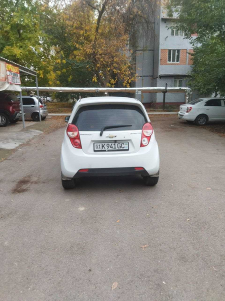 Спарк белый,цена 6600$