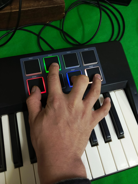 MIDI klaviatura Kontroller World Panda 61c MIDI клавиш контроллер