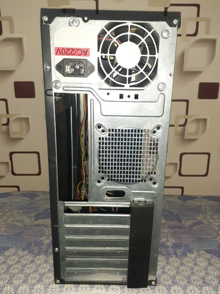 Продаётся пустой кейс AVTECH в хор. состоянии с блоком питания 450-W!!