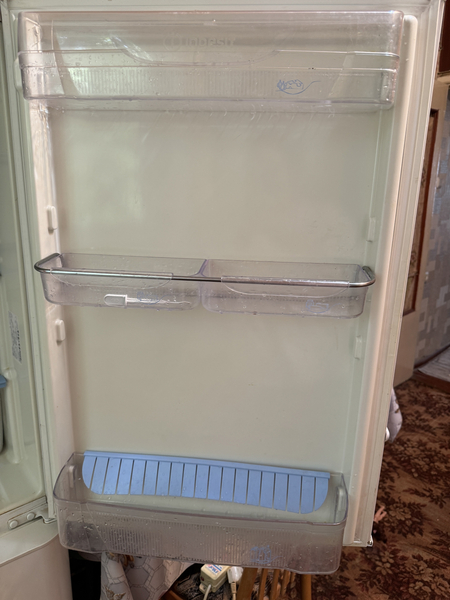 СРОЧНО продам холодильник