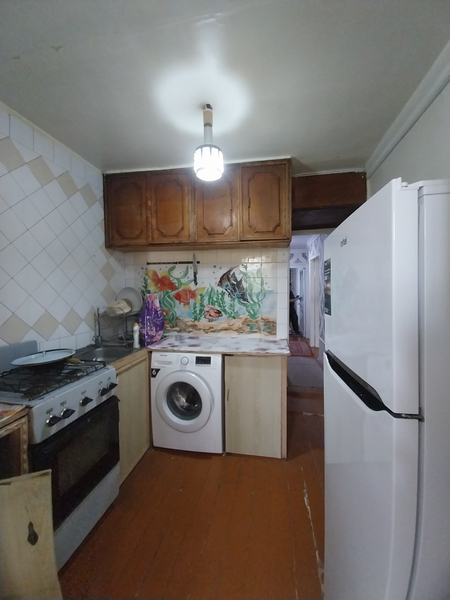 Ижарага микрорайон бозорча ёнидаги гиштлик домдан 3хоналик квартира