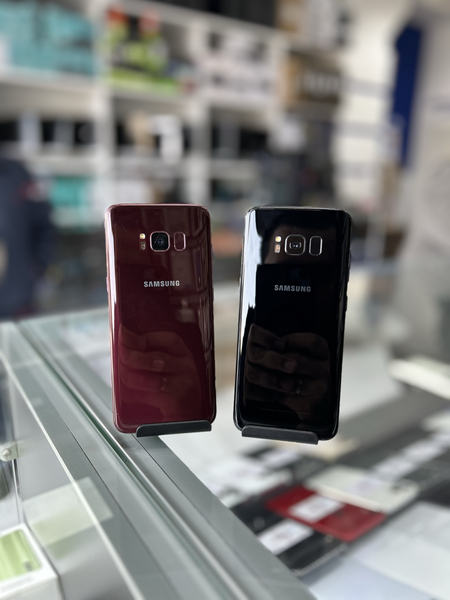 Продам Galaxy S8 в хорошем состоянии